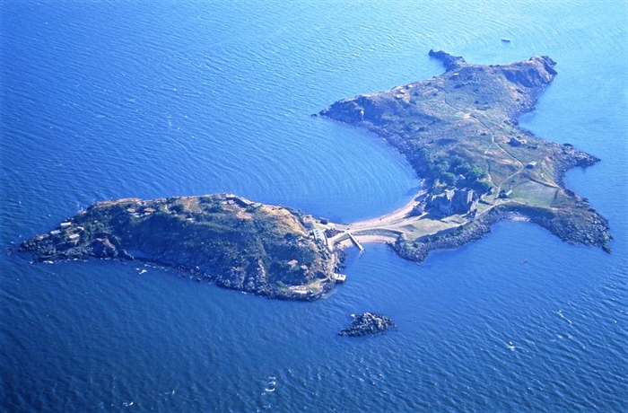 Inchcolm Abbey, Burntisland – Churches, Cathedrals & Abbeys | VisitScotland